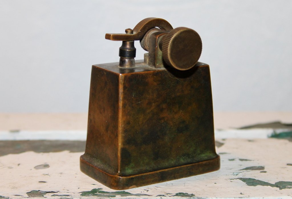 Tinos bronze lighter - Bronze - Heldigt.dk